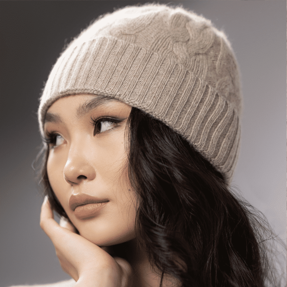 Luxe Kasjmier / Cashmere muts met gevlochten detail - Mongolian Magic